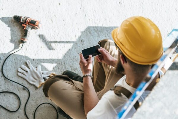 Are Mobile Phones Dangerous On A Construction Job Site? - Madden ...